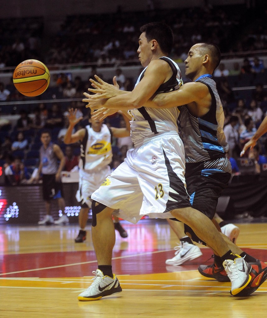 B-Meg Llamados, Powerade Tigers duel for PBA semis spot | Inquirer Sports