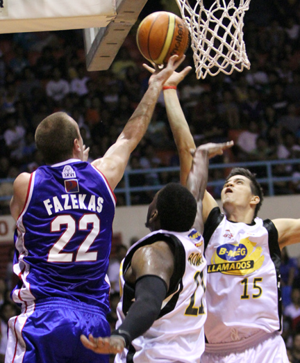 Petron topples B-Meg; Express snap long skid | Inquirer Sports
