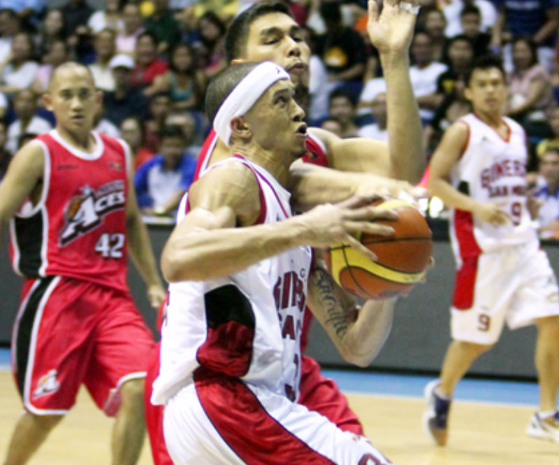 Caguioa lifts Ginebra over Alaska for 3rd straight win | Inquirer Sports
