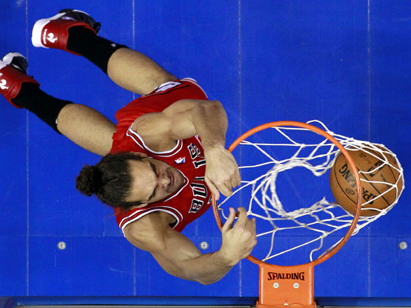 NBA: Noah powers Bulls past Sixers | Inquirer Sports