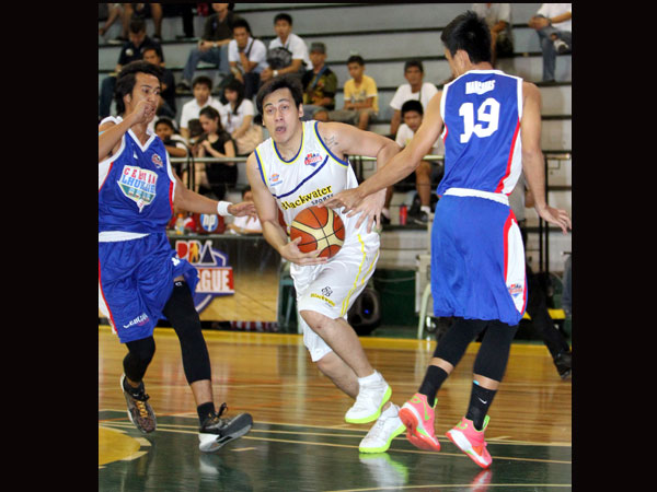 Blackwater drowns slumping Cebuana Lhuillier | Inquirer Sports