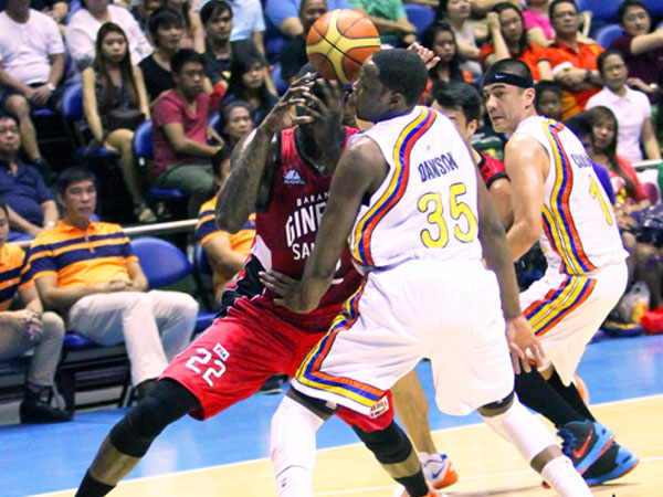 Ginebra nips Meralco for 6th straight victory behind Macklin's game ...