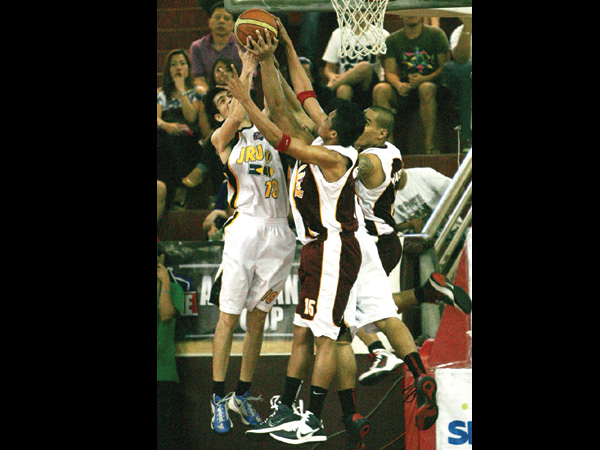 Poligrates shines anew as Cagayan Valley keeps Jumbo Plastic in check ...