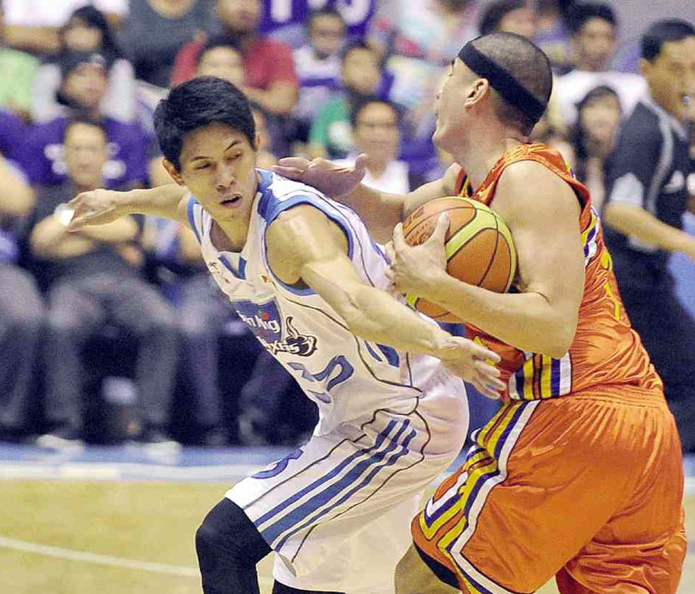 San Mig Mixers trip Meralco Bolts | Inquirer Sports