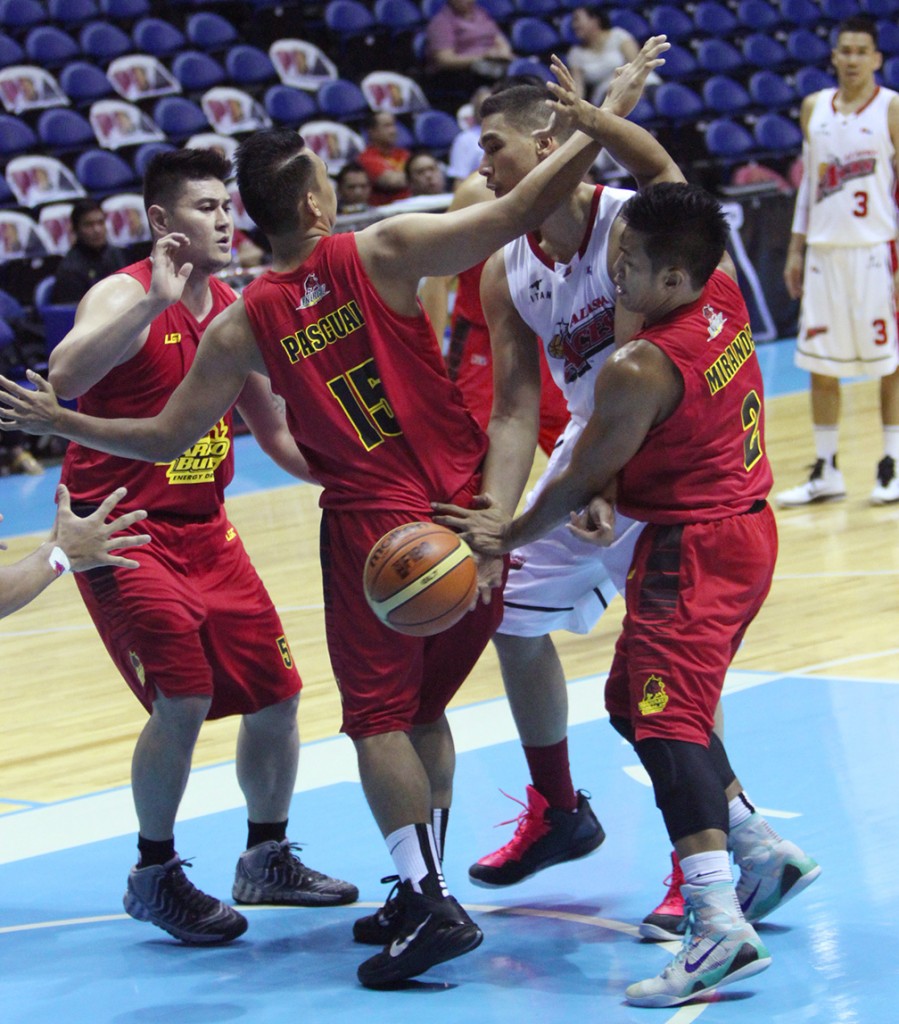Miranda helps Barako Bull deal Alaska its first loss | Inquirer Sports