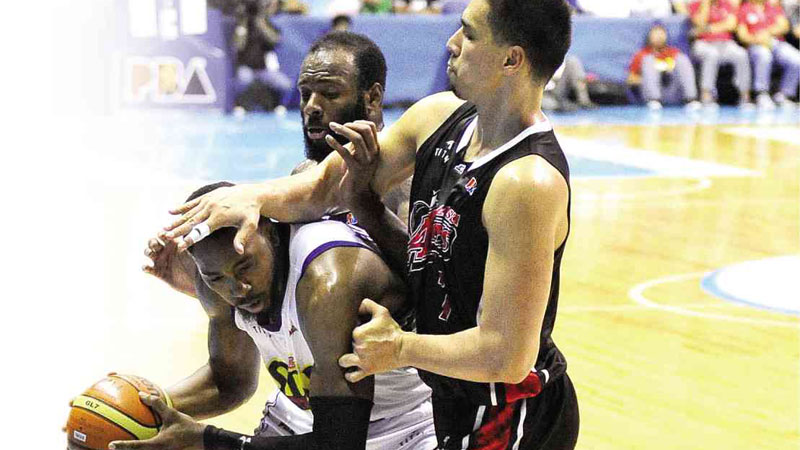 Star Hotshots, Bolts advance | Inquirer Sports