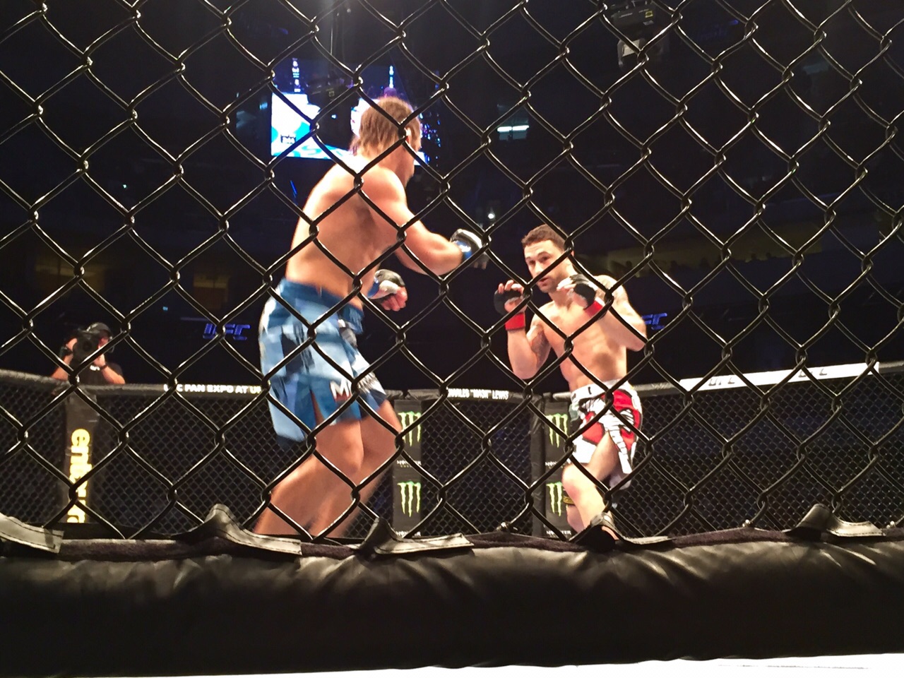 In photos: First-ever UFC Fight Night in Manila | Inquirer Sports