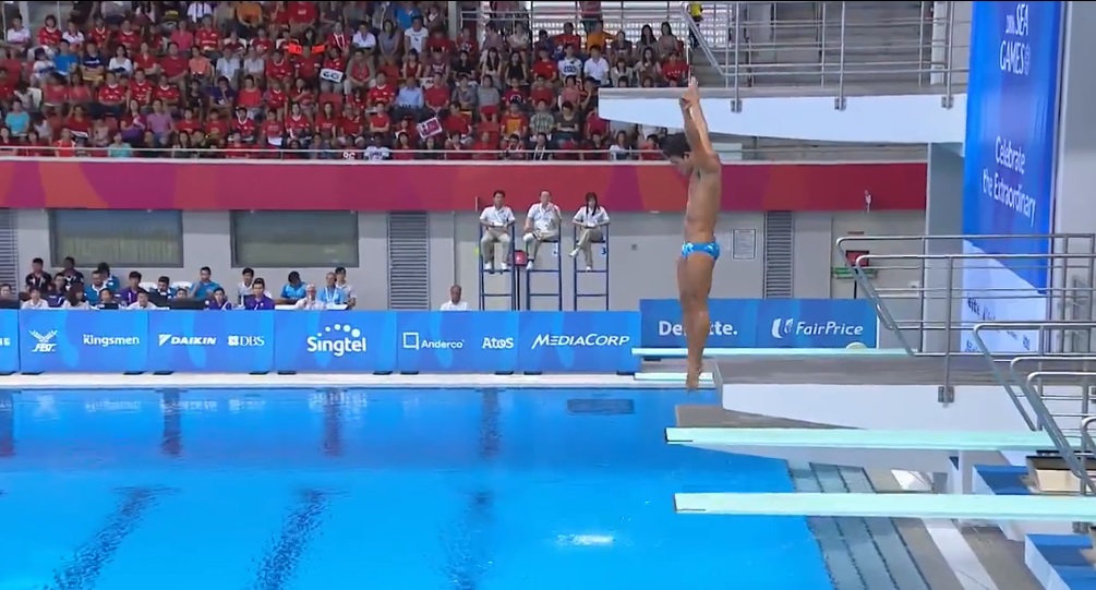 WATCH: Filipino divers make 'splash,' land flat on their backs in SEAG ...