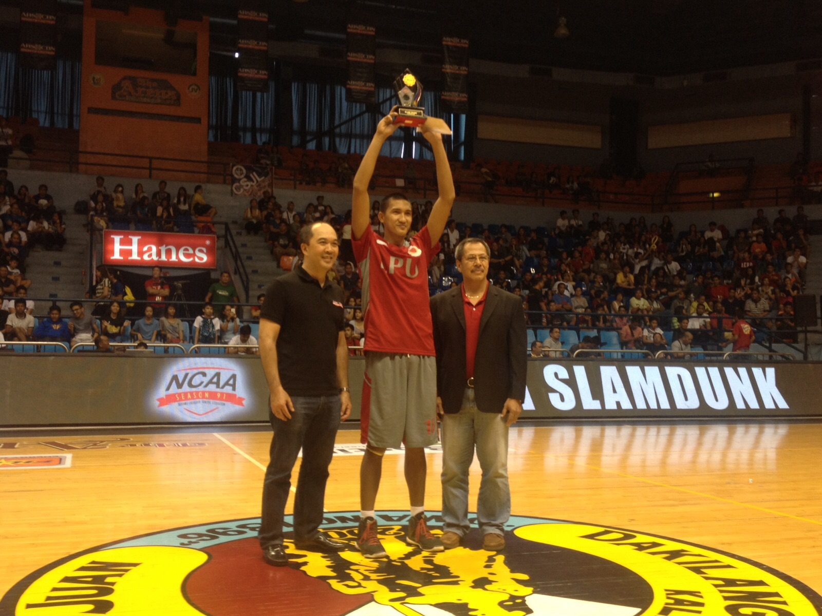 WATCH: Bulawan beats Haruna to snare NCAA Slam Dunk title | Inquirer Sports