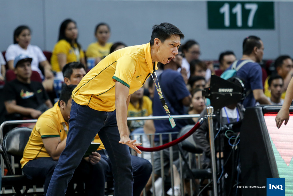 FEU breaks UST zone | Inquirer Sports