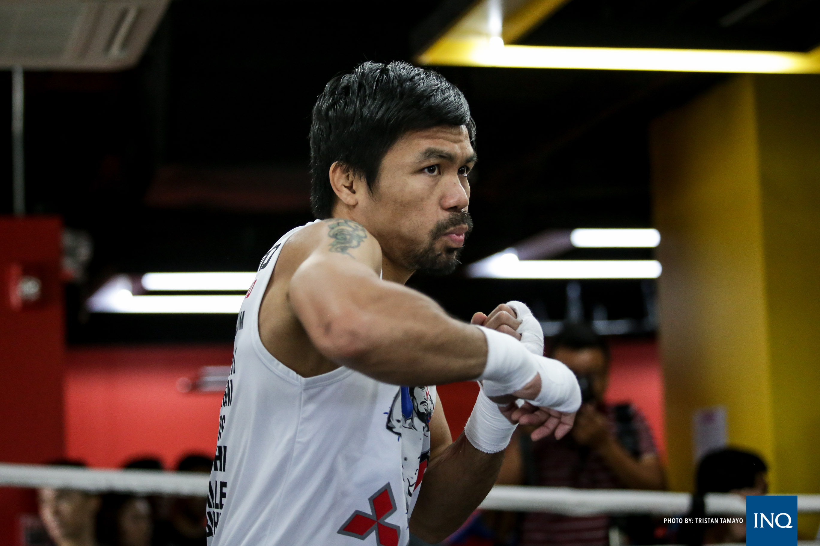 Pacquiao floors sparmate | Inquirer Sports