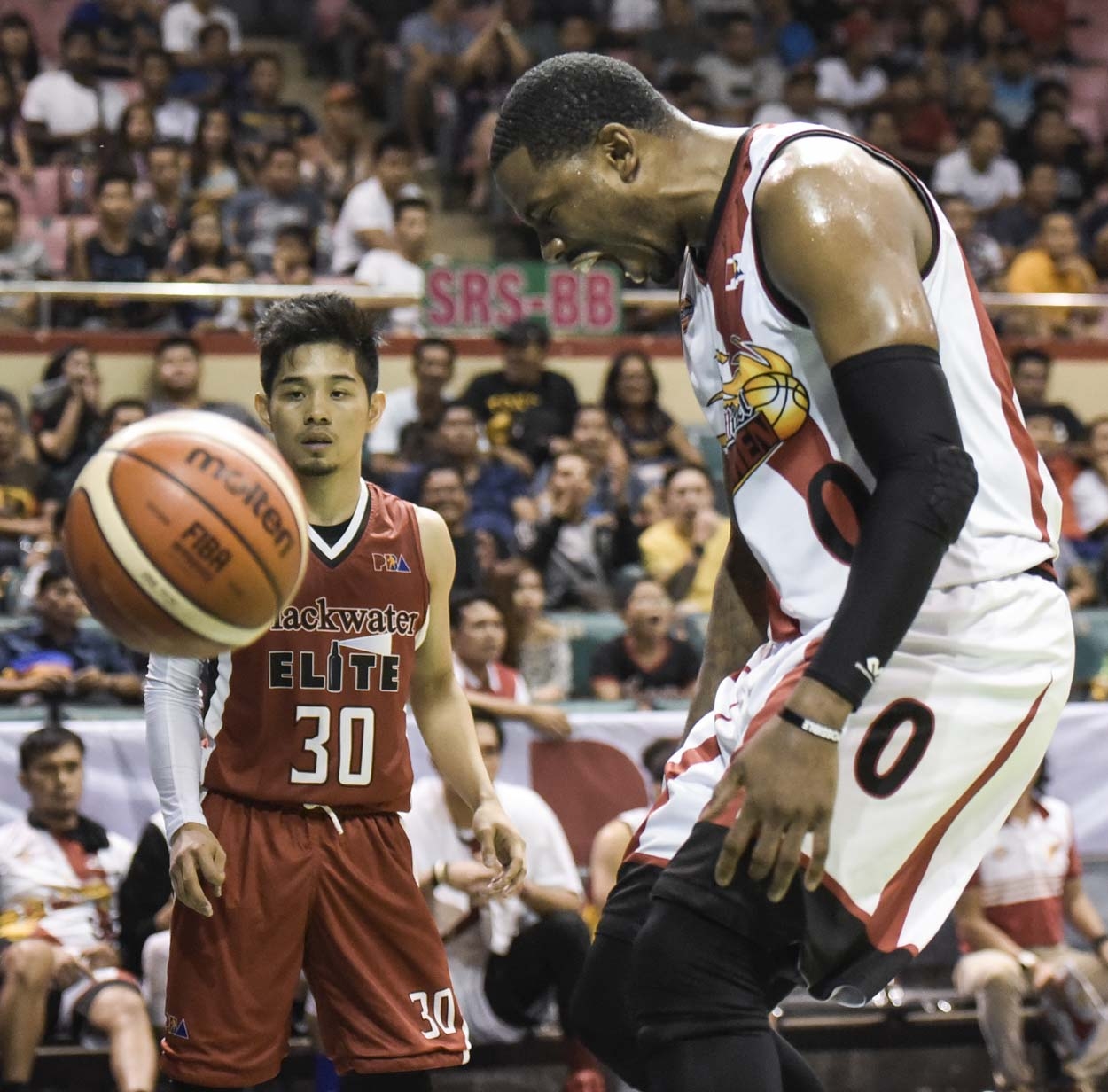 SMB, Star stay in top-2 hunt | Inquirer Sports