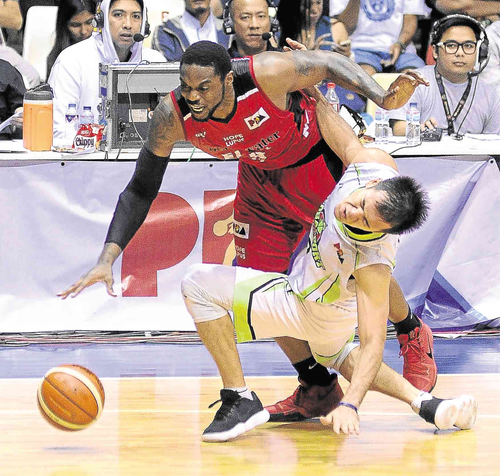 Elite complete quarterfinals cast | Inquirer Sports