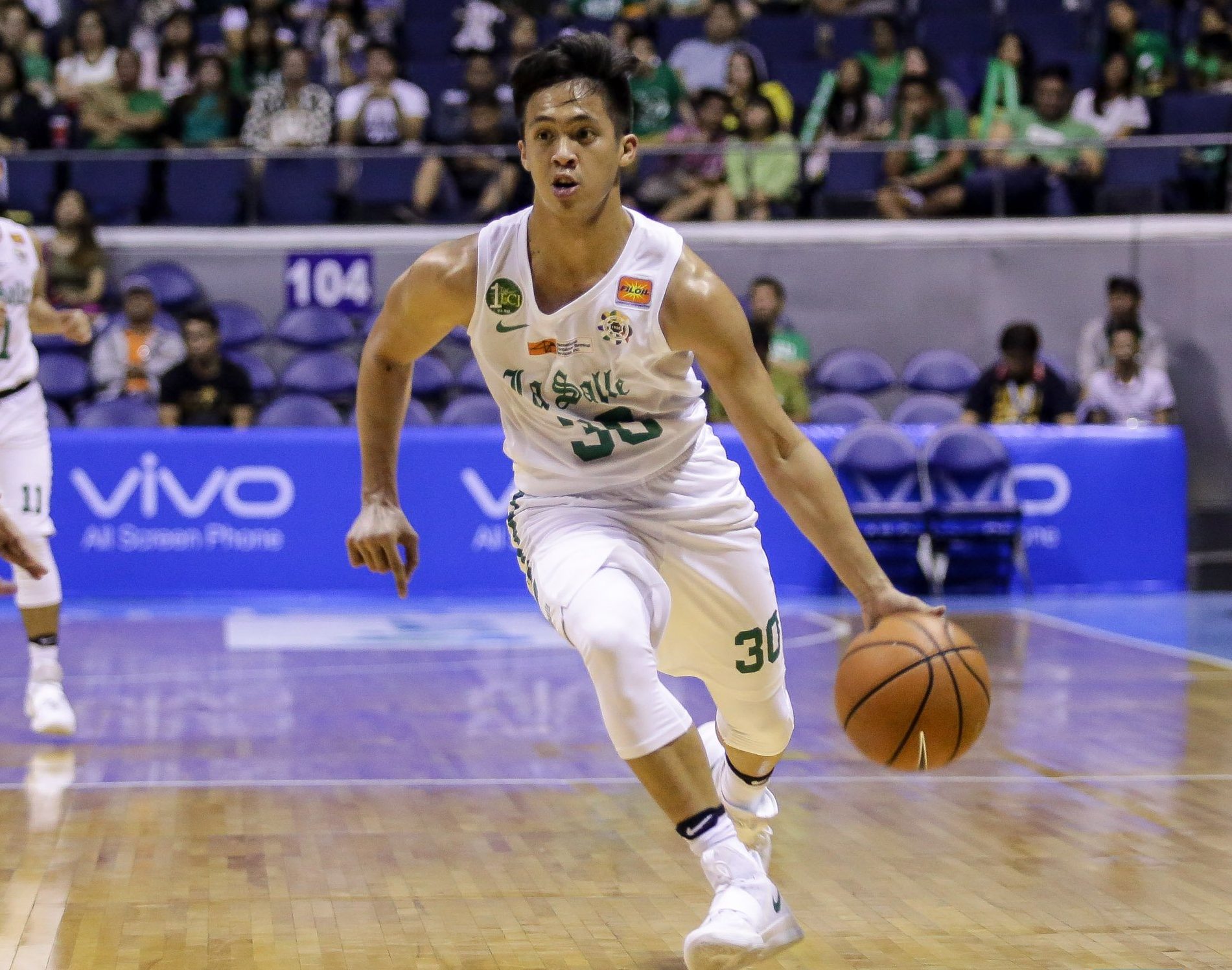 Caracut also finds his mark to keep Green Archers alive | Inquirer Sports