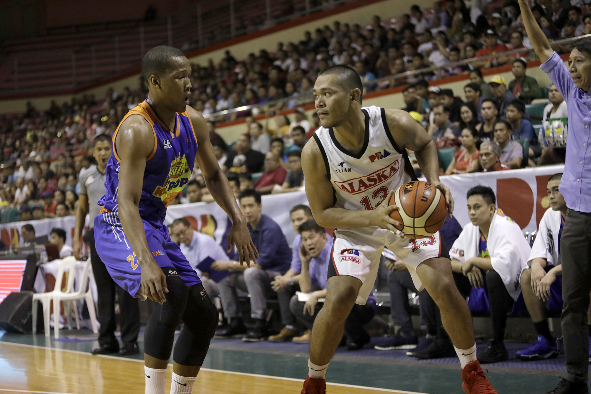Onwubere shrugs off admiration of Abueva in first PBA game | Inquirer ...