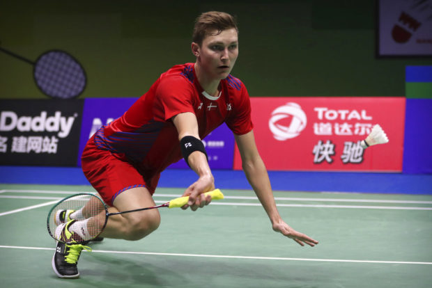 Defending champion Axelsen advances at badminton worlds | Inquirer Sports