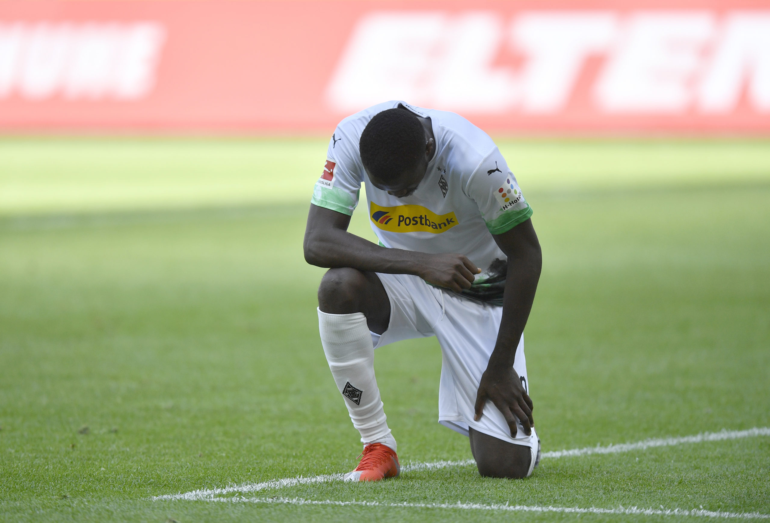 Young players call for 'Justice for George Floyd' in Germany | Inquirer ...