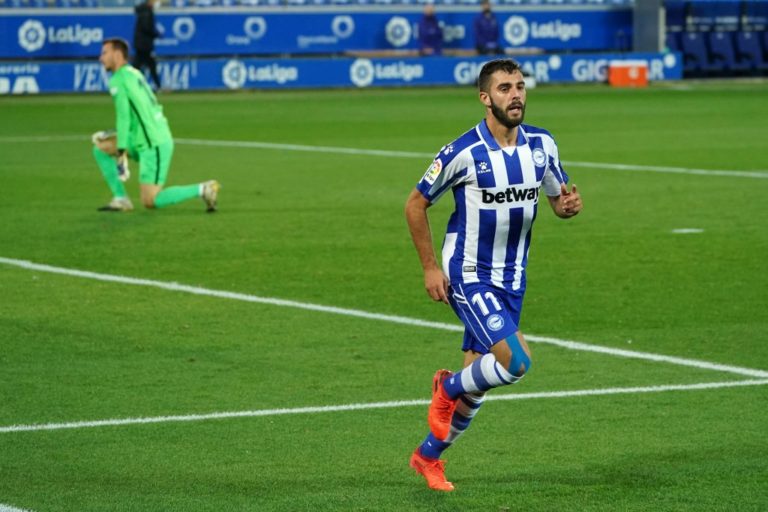 Barcelona held by 10-man Alaves to extend winless streak in La Liga ...