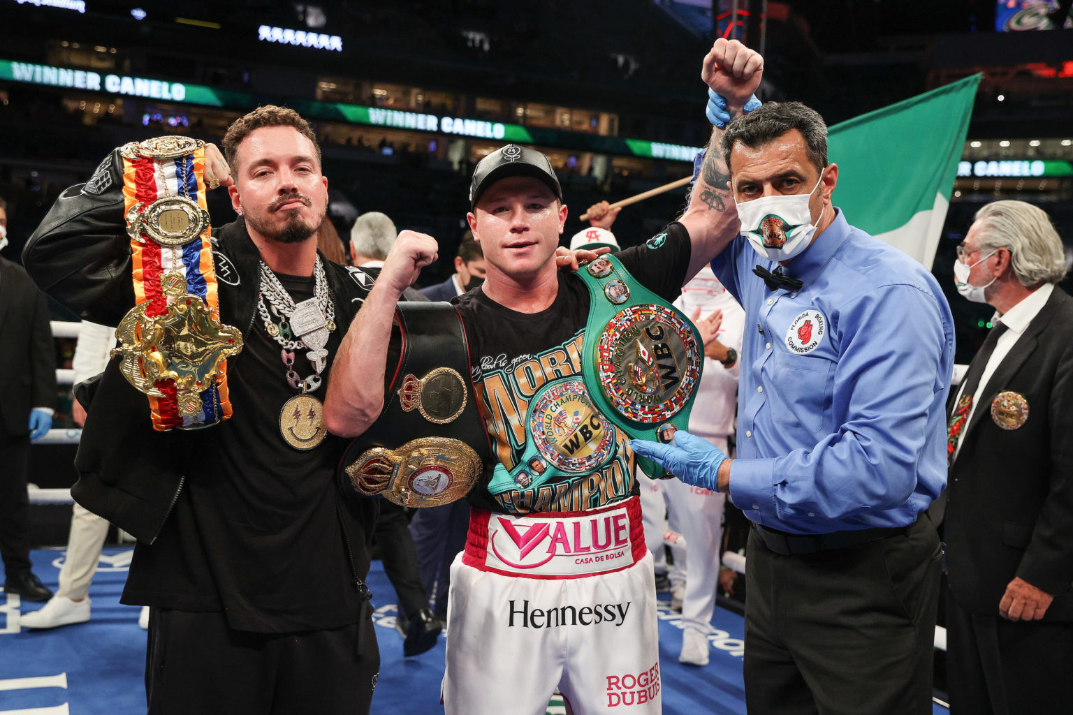 Canelo crushes Yildirim to retain super middleweight crown | Inquirer ...