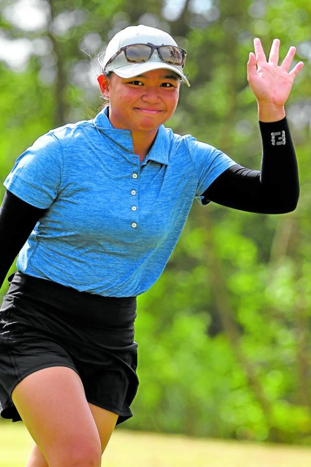 Malixi leaves pros eating her dust, leads by nine | Inquirer Sports