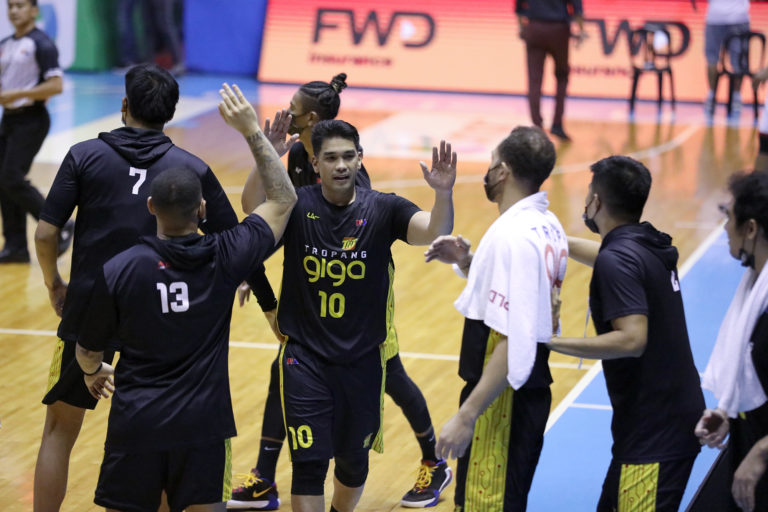 PBA: Ryan Reyes comes through for TNT on both ends of the floor ...