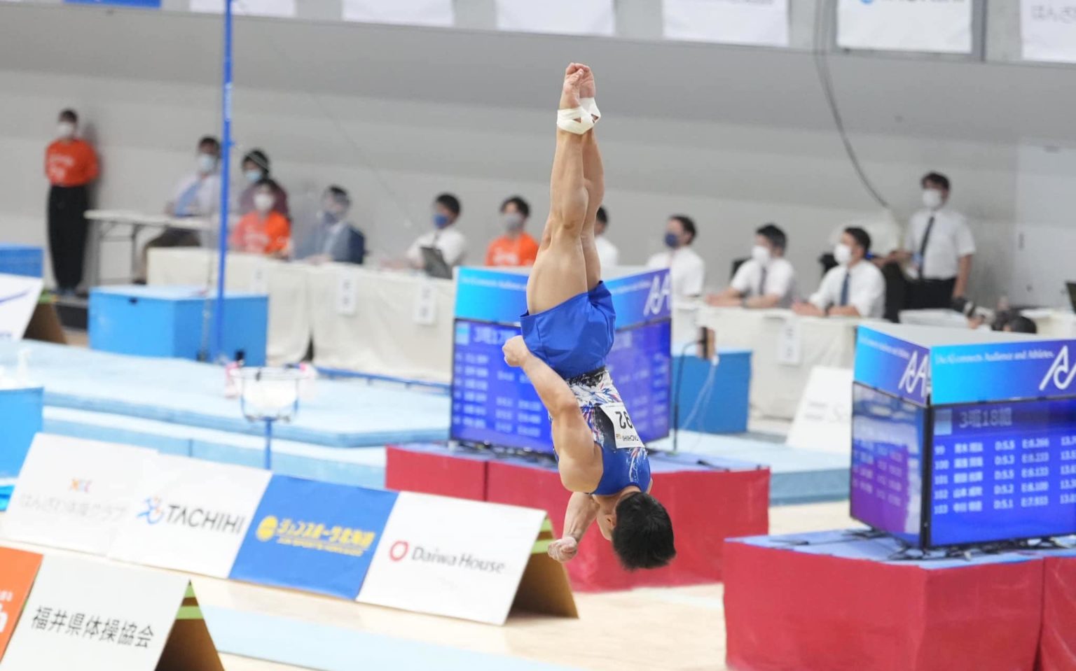Carlos Yulo wins floor gold in Japan championships | Inquirer Sports