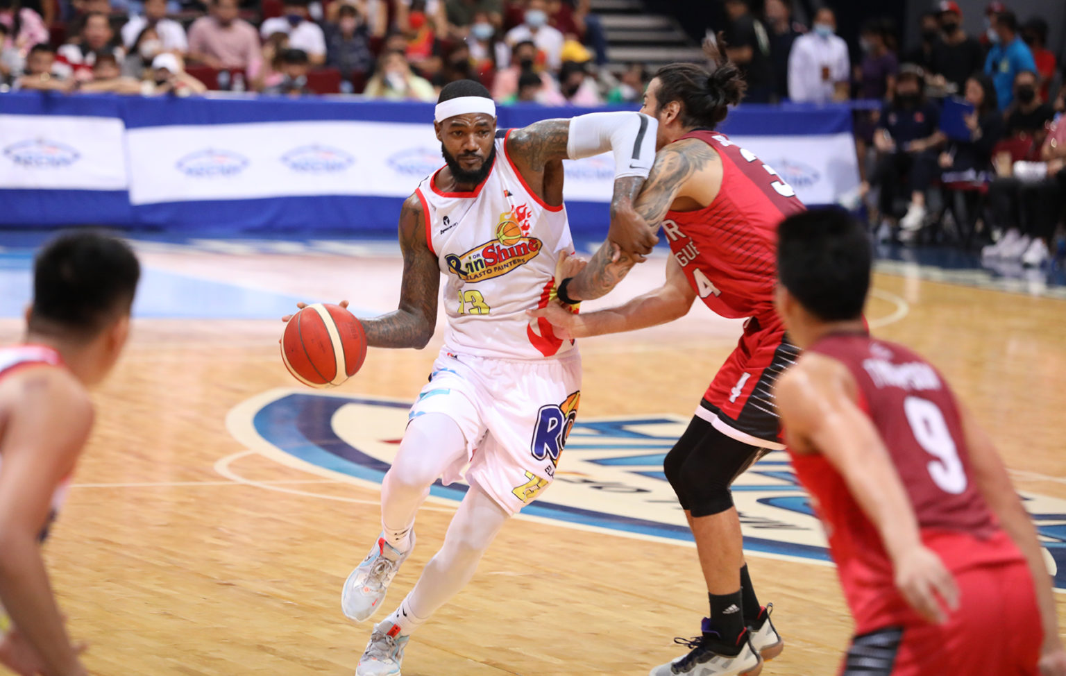 PBA: Rain or Shine routs Ginebra, spoils Jamie Malonzo's debut ...