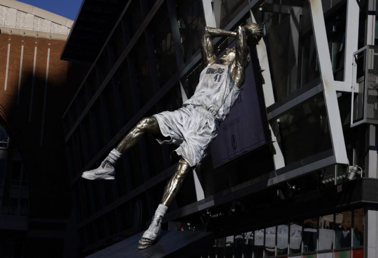 NBA: Mavericks unveil statue of franchise icon Dirk Nowitzki | Inquirer ...