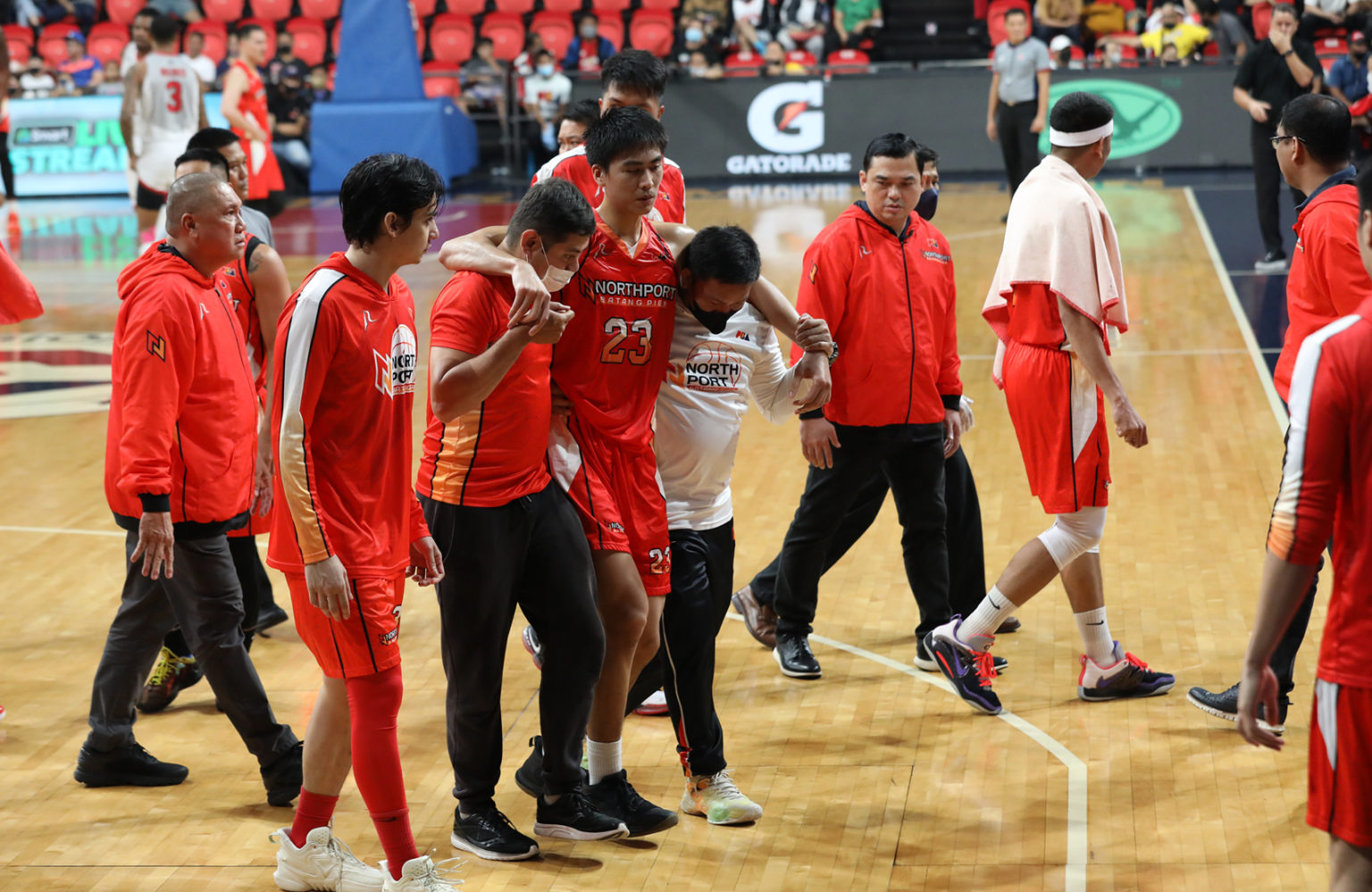 PBA: William Navarro out for season with ACL injury | Inquirer Sports