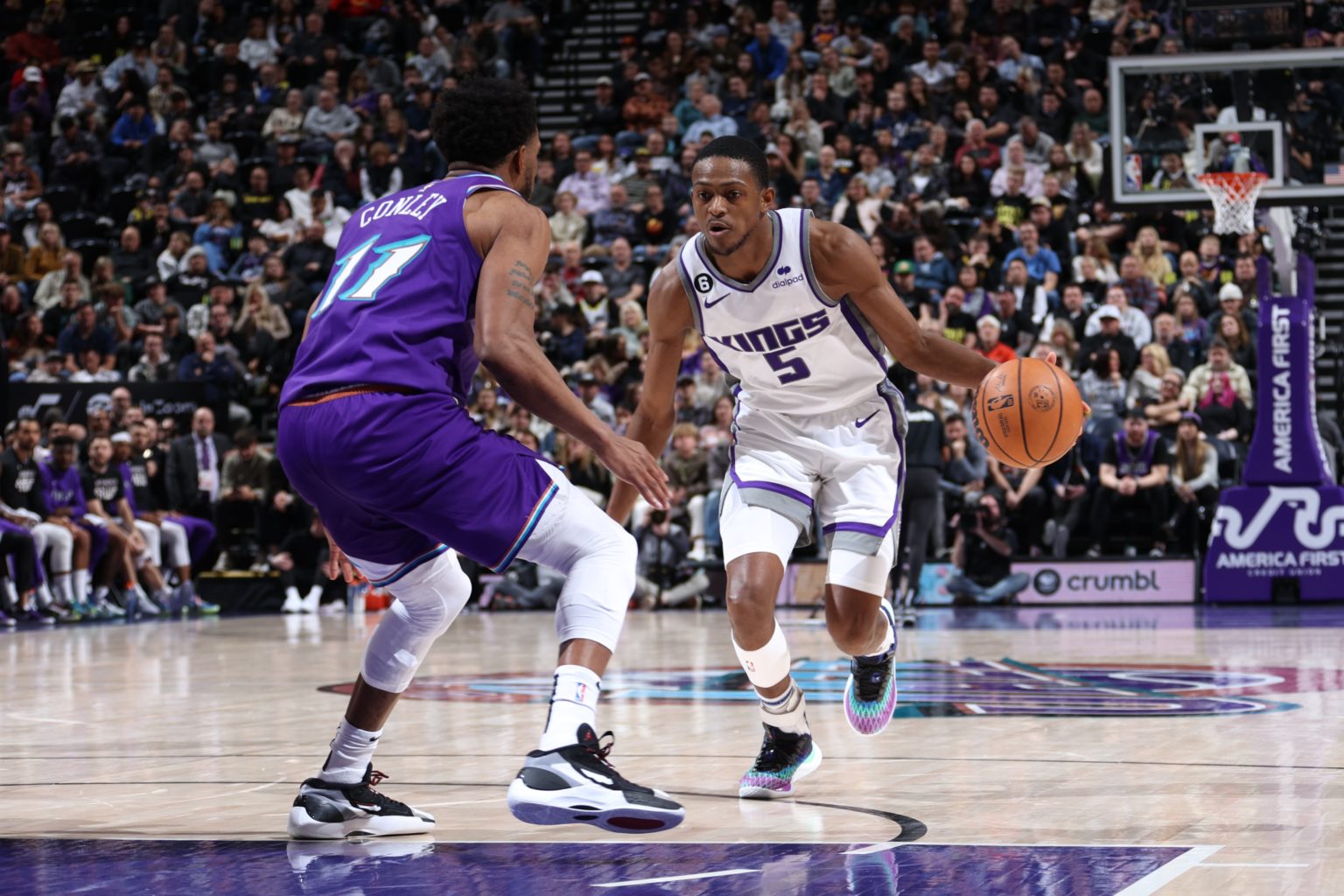 NBA: De'Aaron Fox hits winner as Kings stay hot | Inquirer Sports