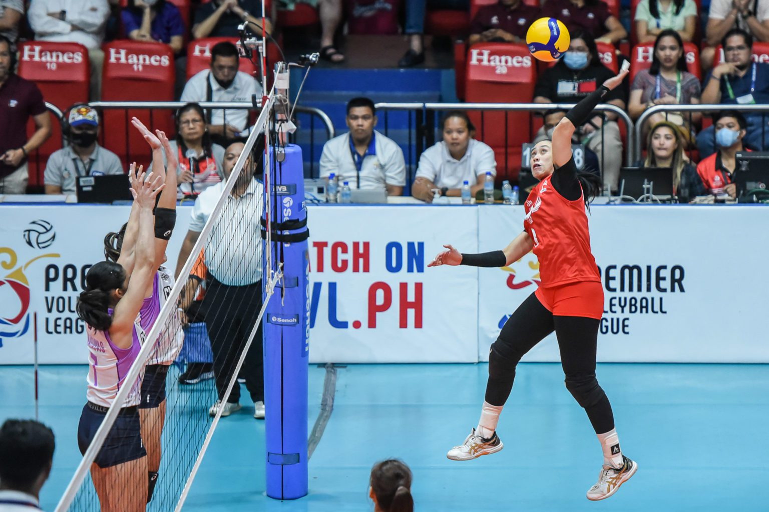 PVL: Petro Gazz sweeps Choco Mucho as coach Oliver Almadro beats ex ...