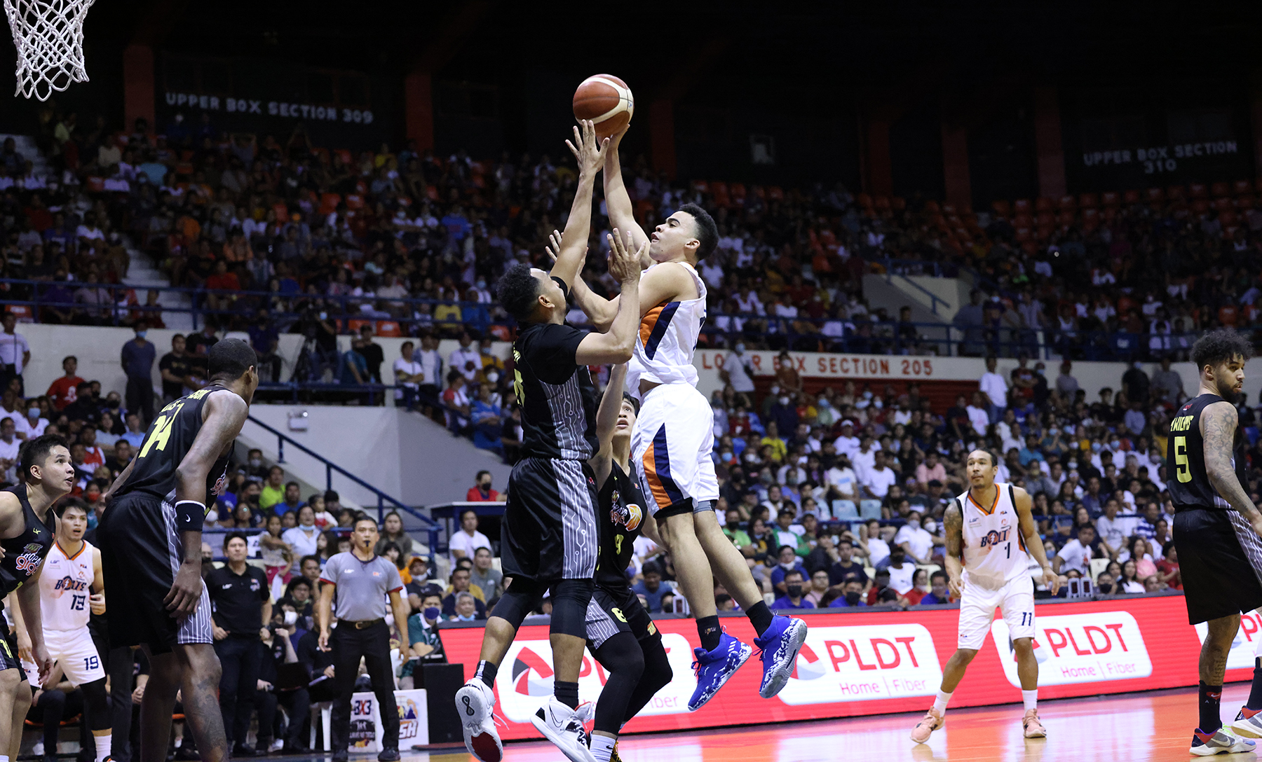 PBA: Aaron Black comes through anew for Meralco Bolts | Inquirer Sports