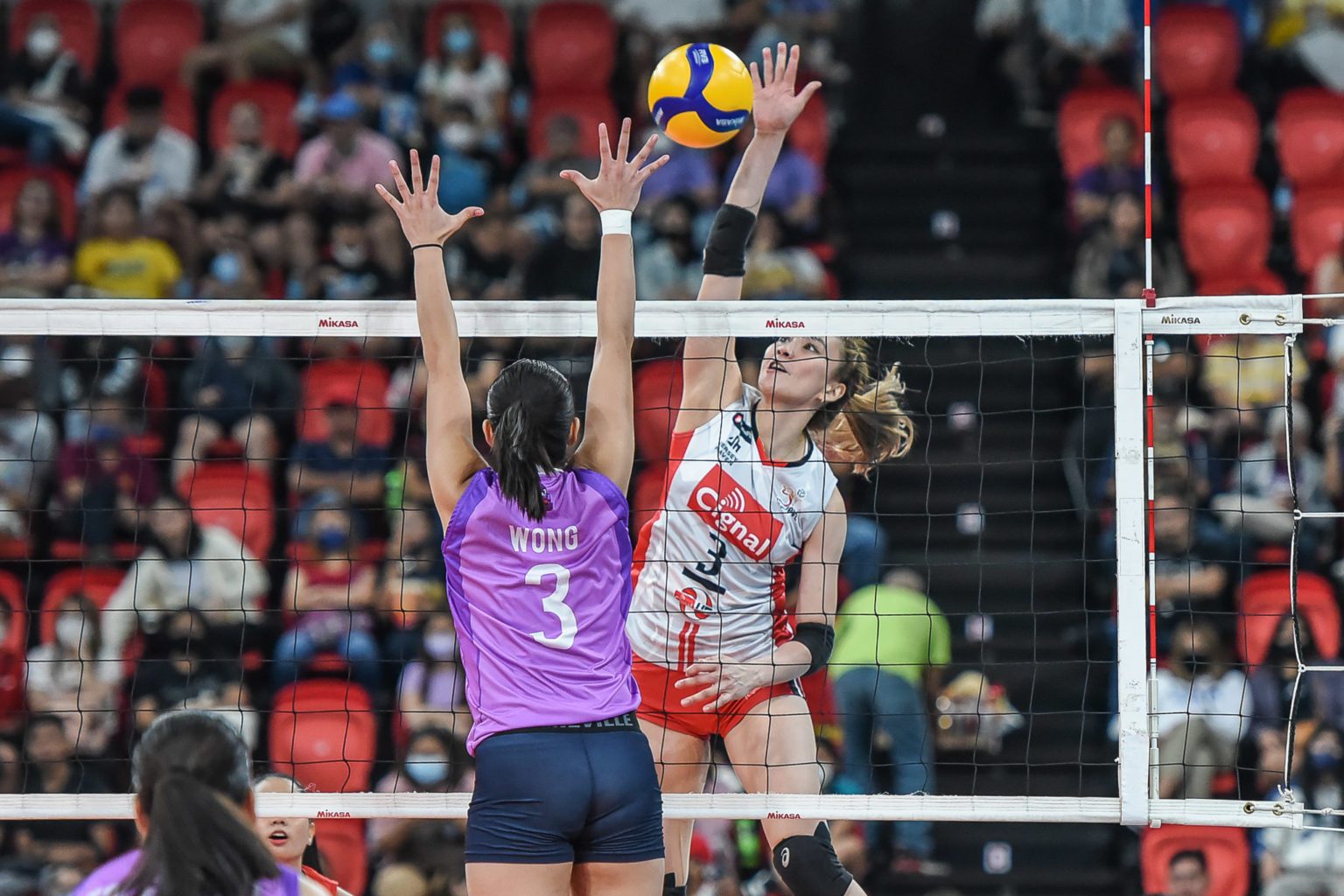 PVL: Rachel Anne Daquis carries Cignal past Choco Mucho in five-setter ...