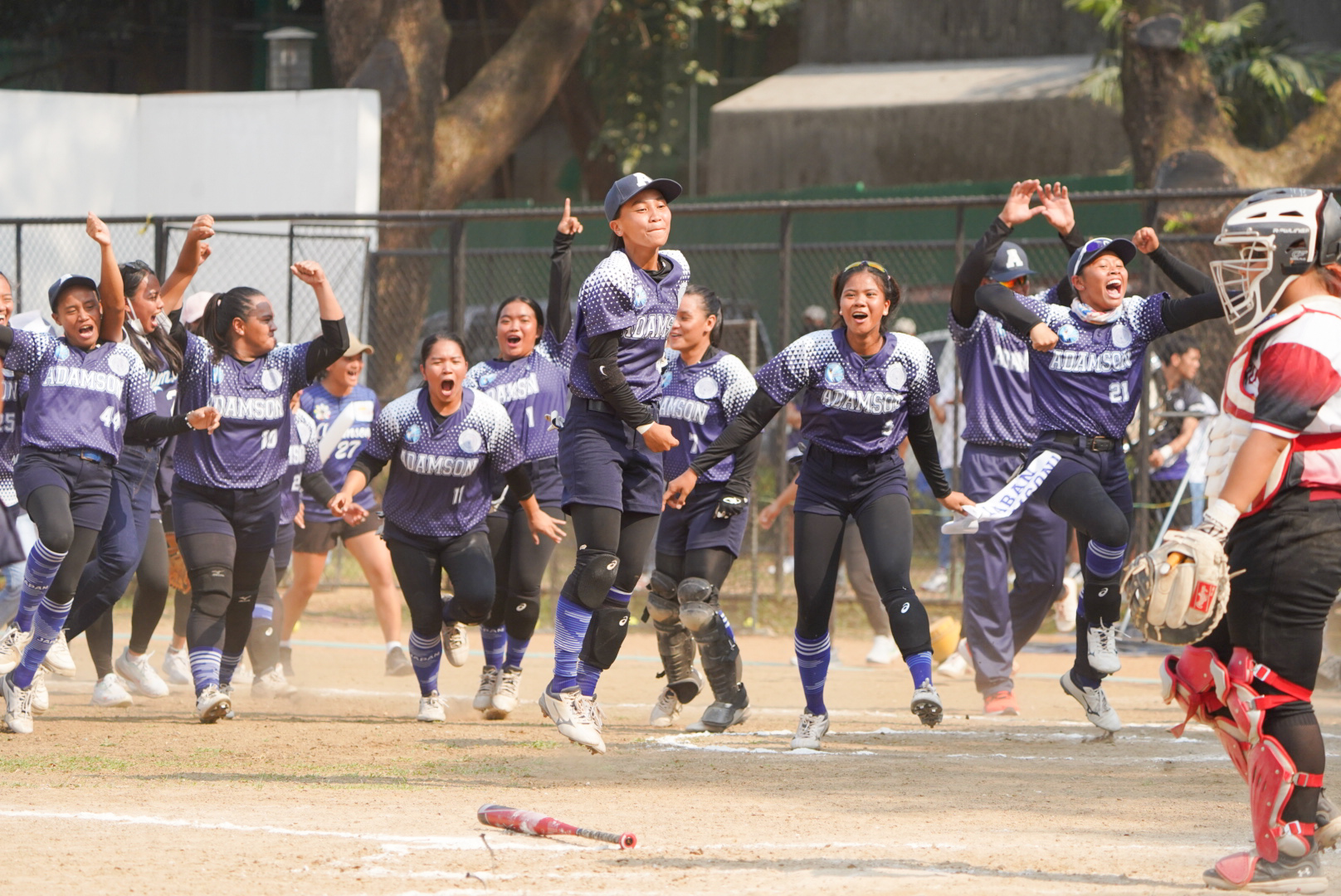 Adamson wins 10th straight UAAP softball title | Inquirer Sports