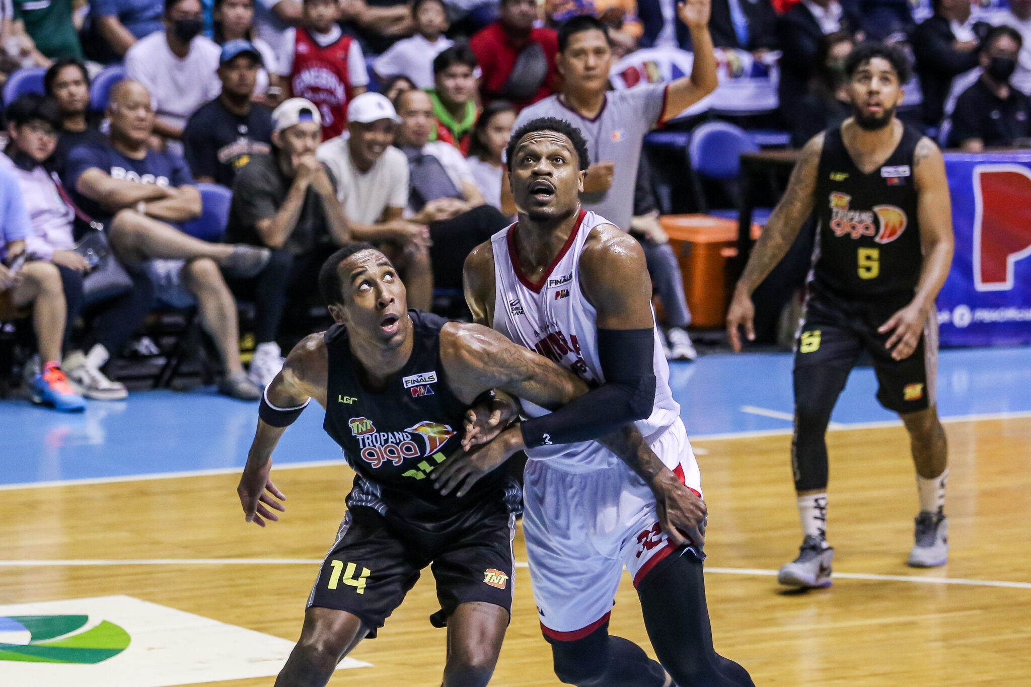 PBA Finals: Kobe vs Jordan? Brownlee, RHJ face off for title anew