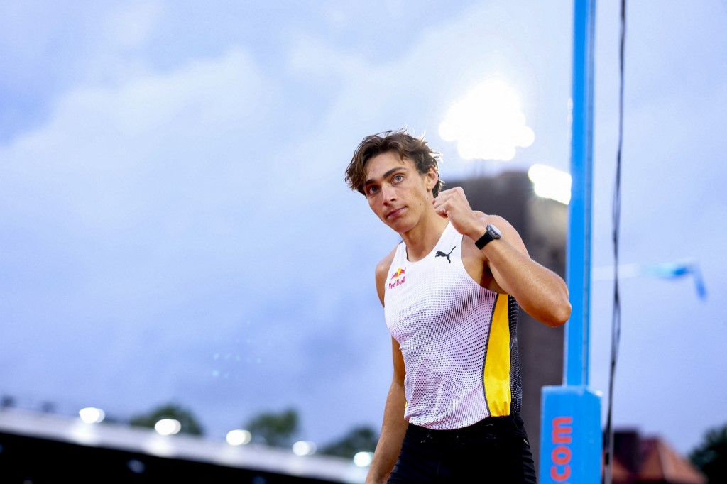 Mondo Duplantis dominates Stockholm pole vault as hurdlers dodge ...