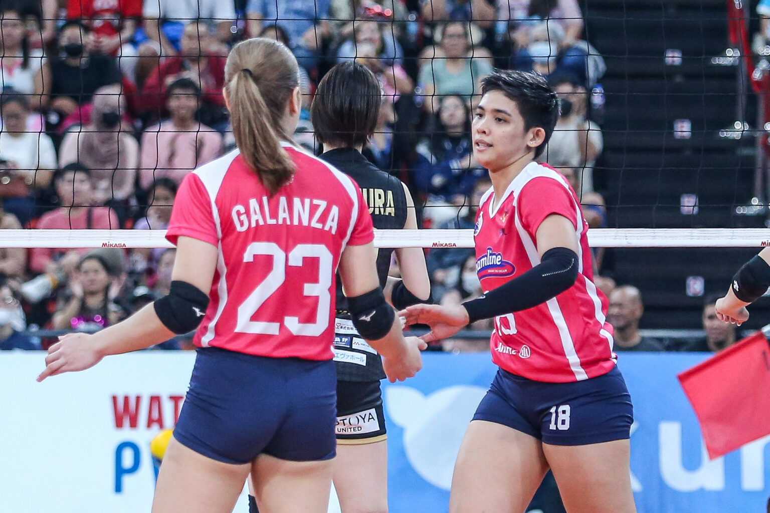 PVL: Creamline's Tots Carlos in awe of Kurashiki star Asaka Tamaru | Inquirer Sports