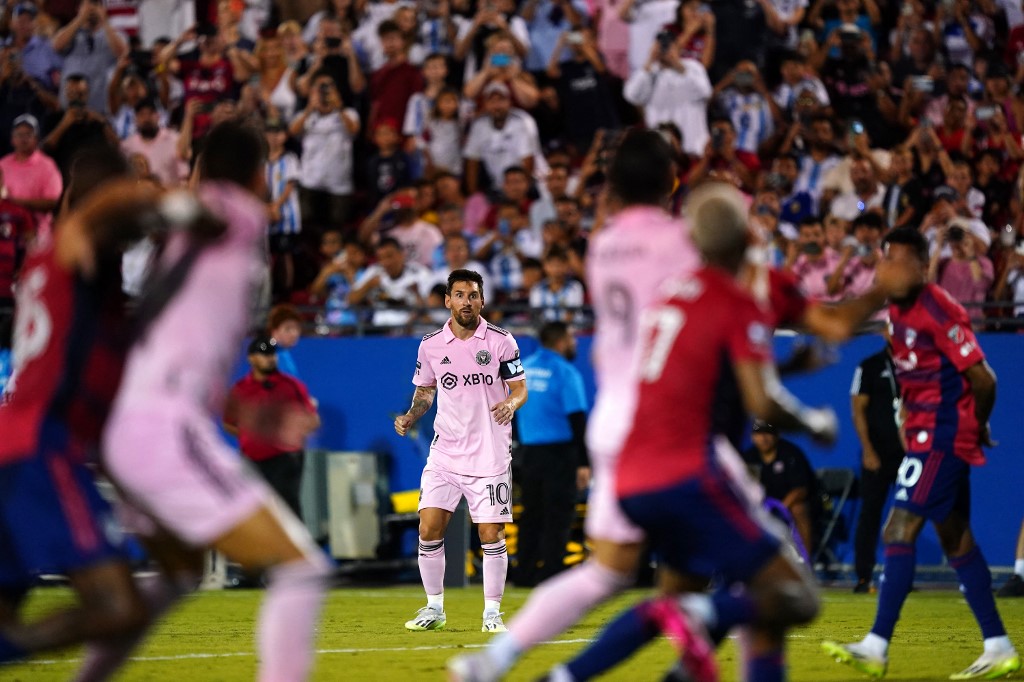 Messi double as Miami moves past Dallas after shootout | Inquirer Sports