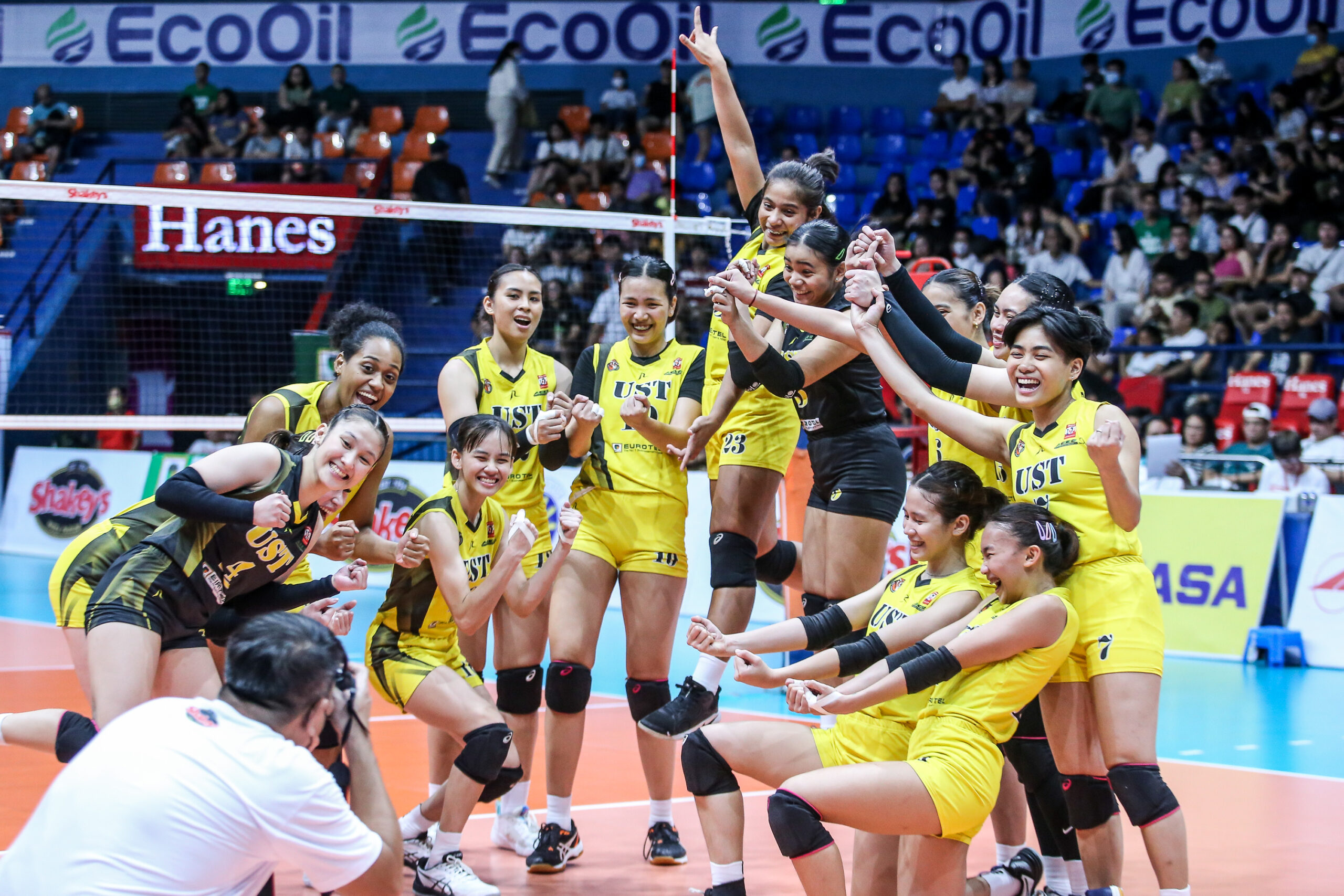 UST leans on Angeline Poyos, Regina Jurado to claim Super League bronze ...