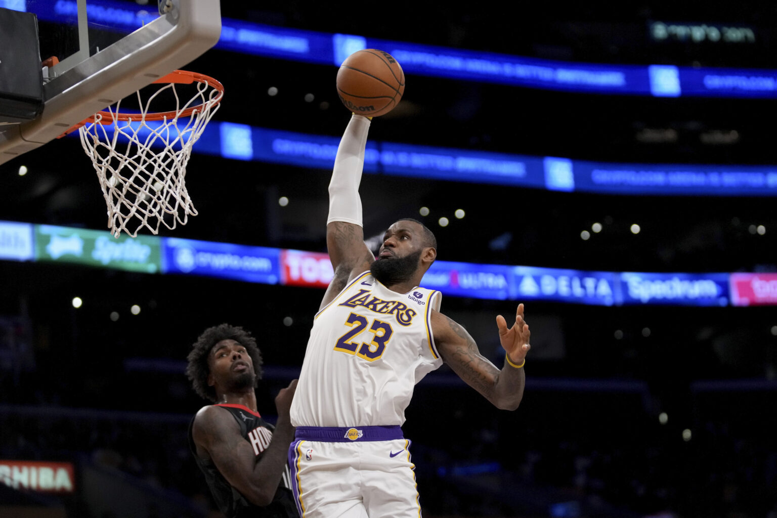 NBA: LeBron scores 37, hits winning free throw as Lakers top Rockets ...