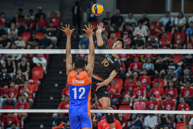 Bagunas outduels Espejo as Cignal stays perfect in Spikers' Turf ...