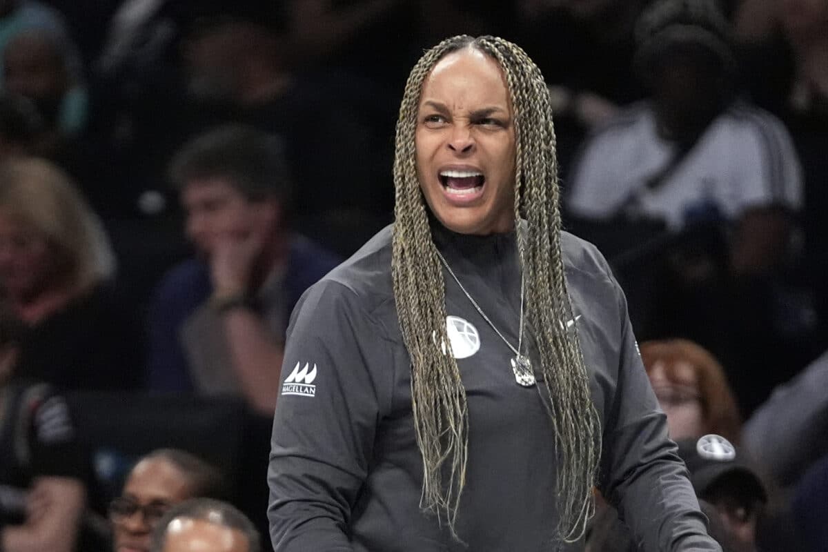 WNBA: Chicago Sky fire coach Teresa Weatherspoon after 1 season