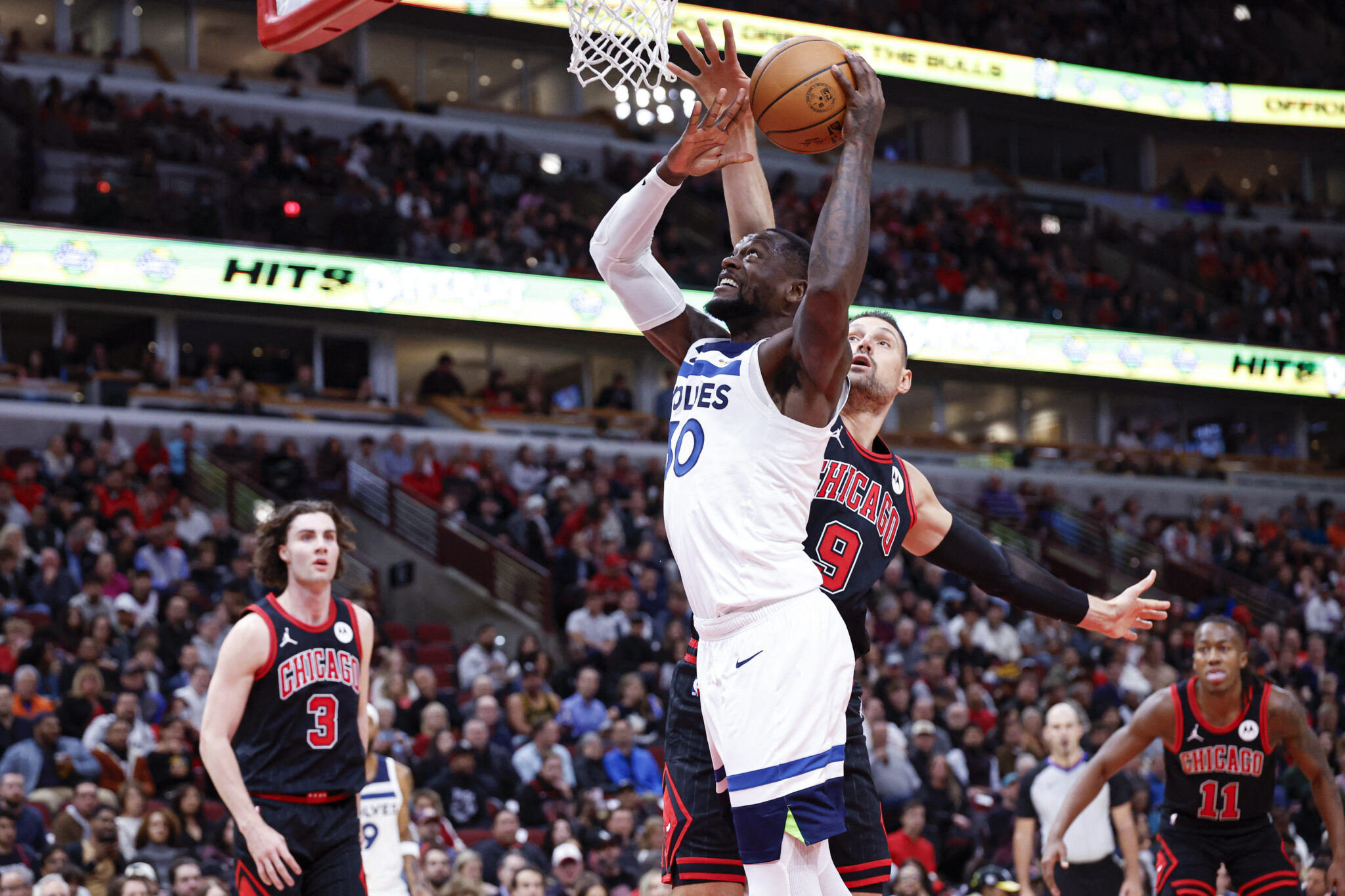 NBA: Timberwolves score 45 points in fourth to rally past Bulls