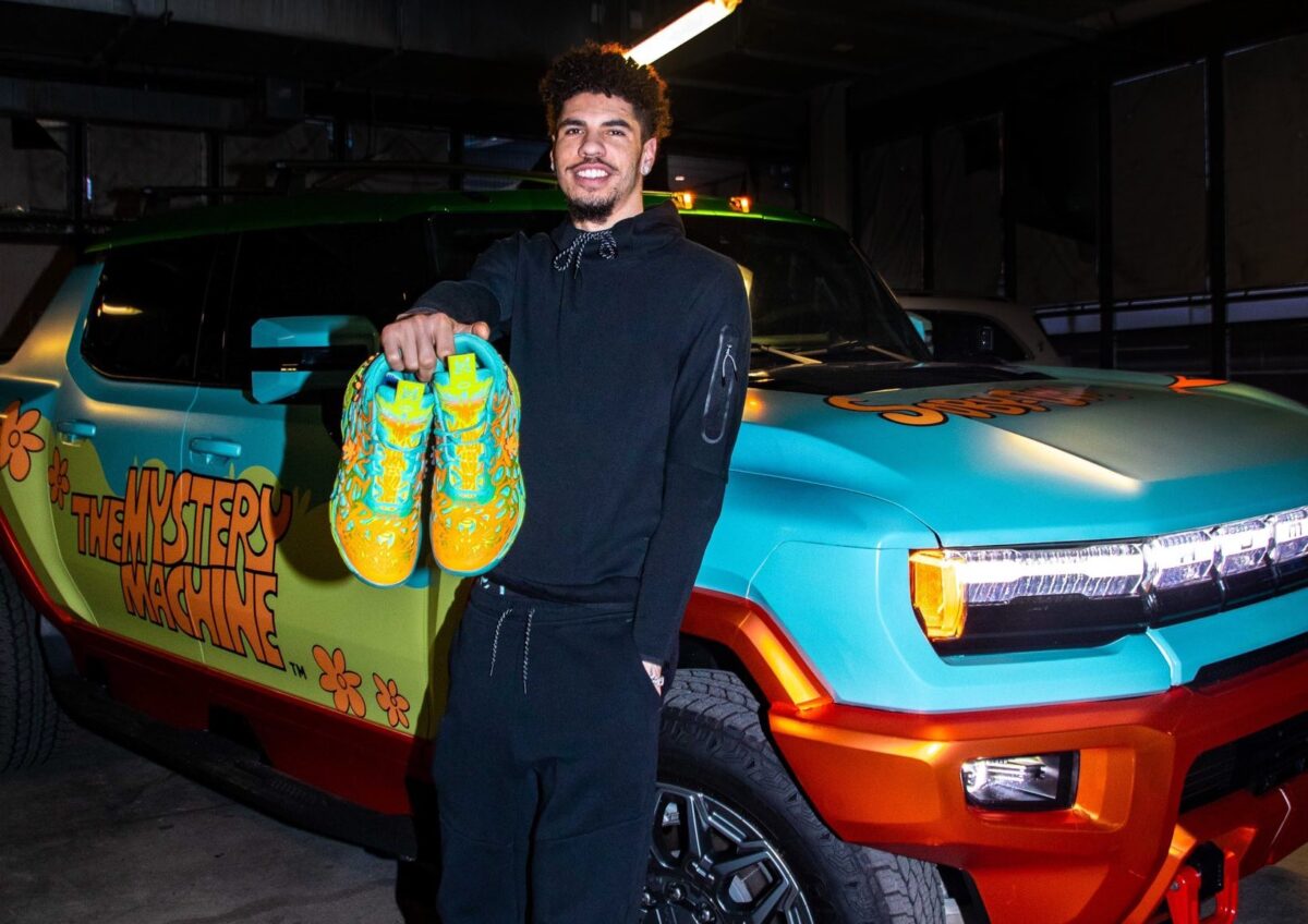 NBA: LaMelo Ball arrives in Scooby-Doo's 'The Mystery Machine'