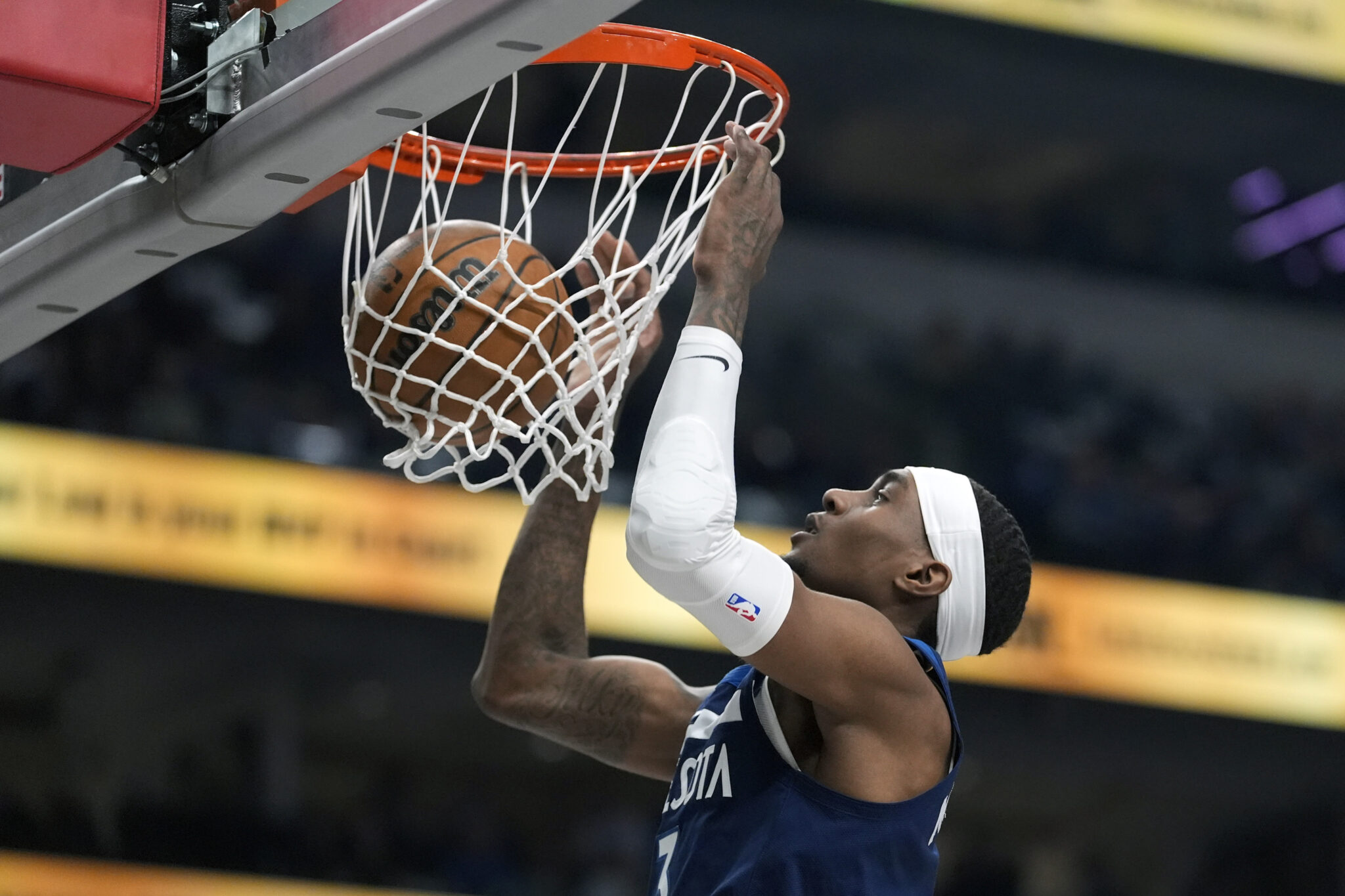 NBA: Jaden McDaniels leads Timberwolves past Mavericks