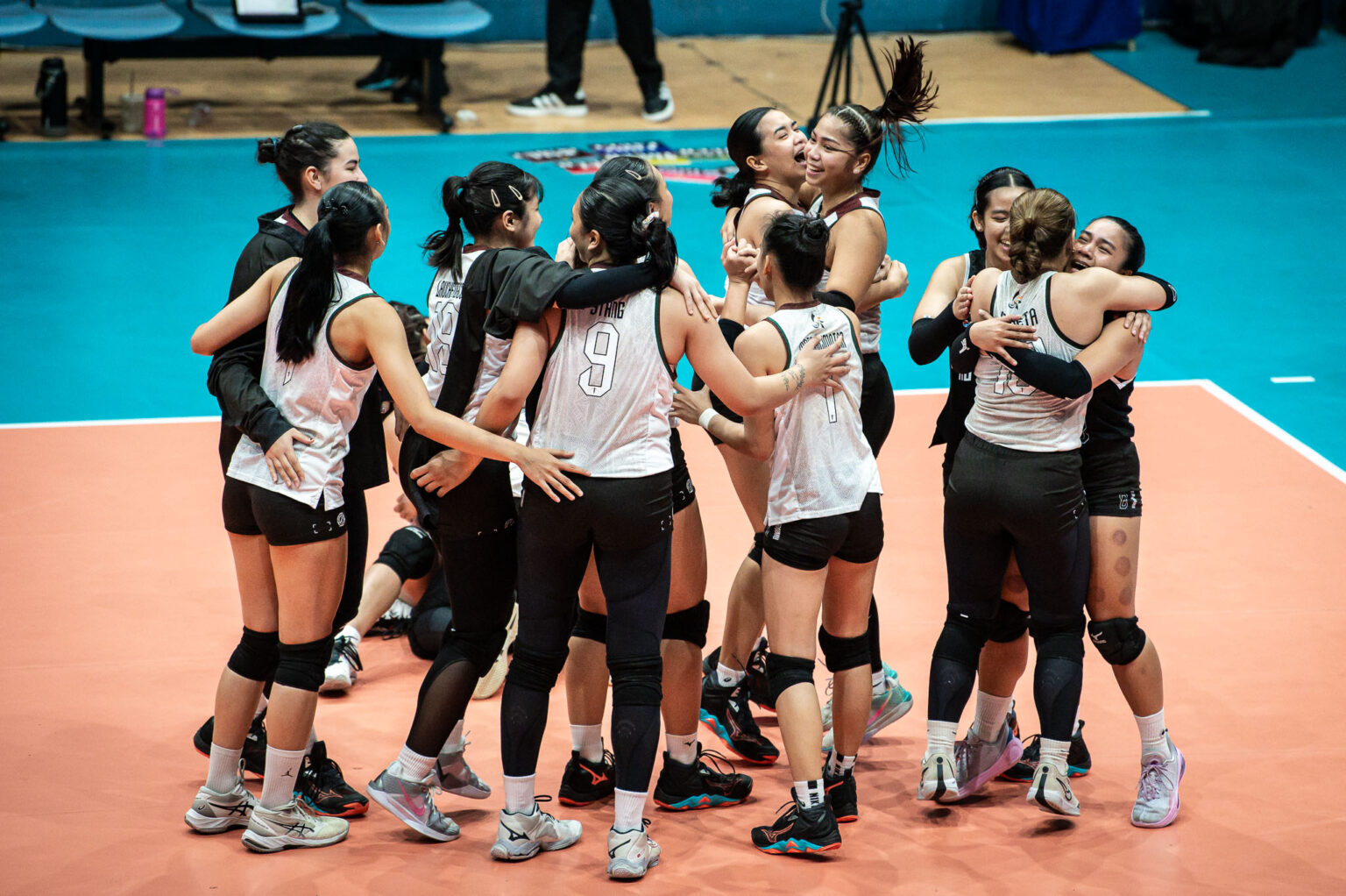 UP-SET: Maroons bring down Lady Bulldogs