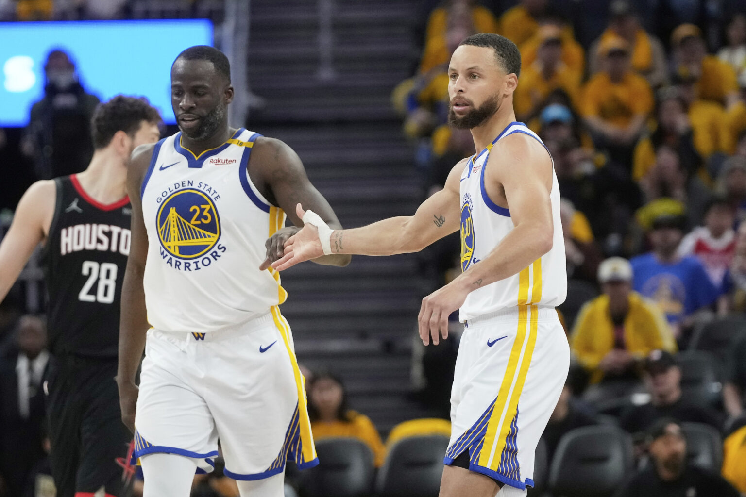 NBA: Warriors' Steph Curry named Teammate of the Year