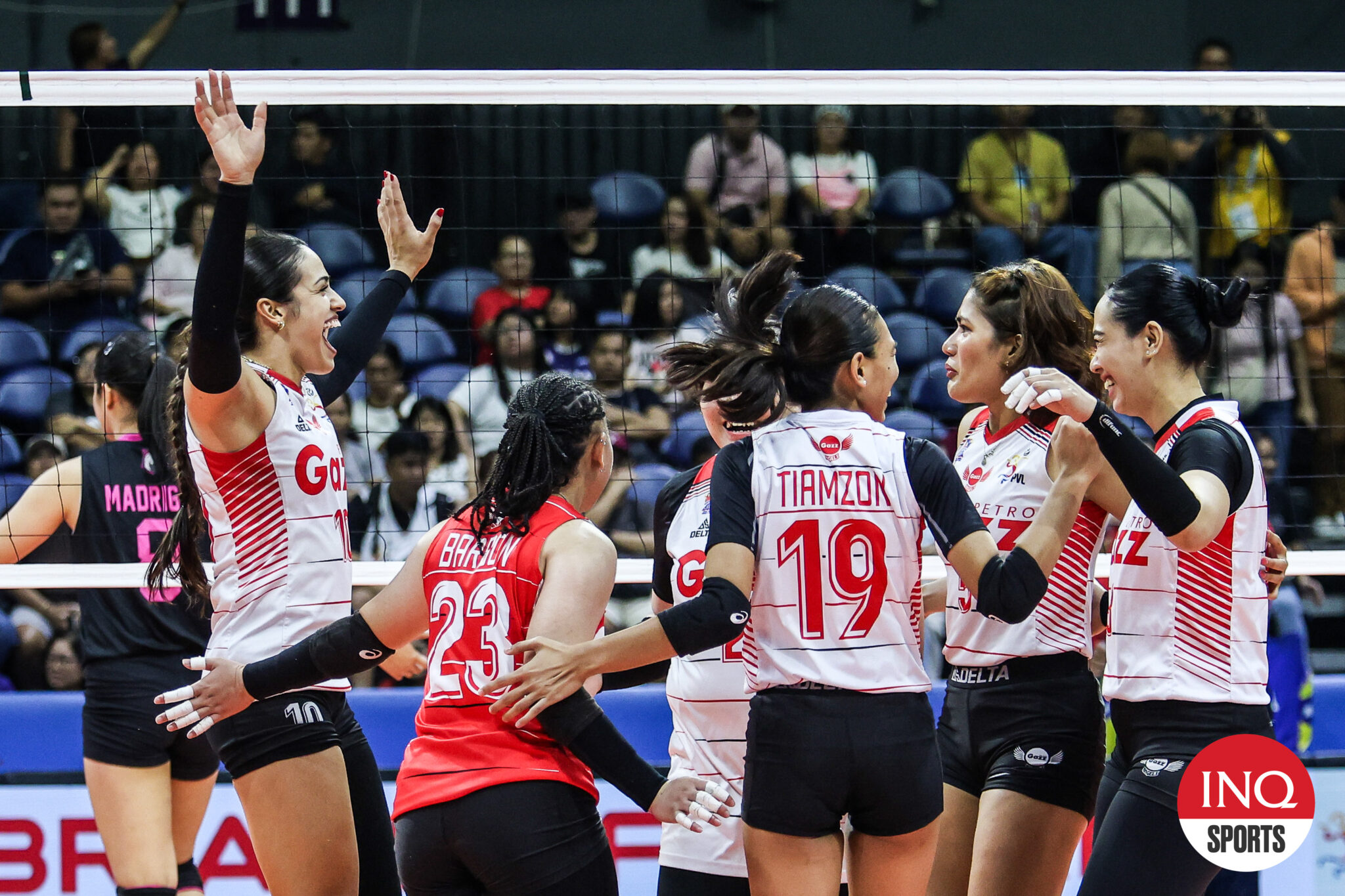 Angels forge title showdown vs Cool Smashers