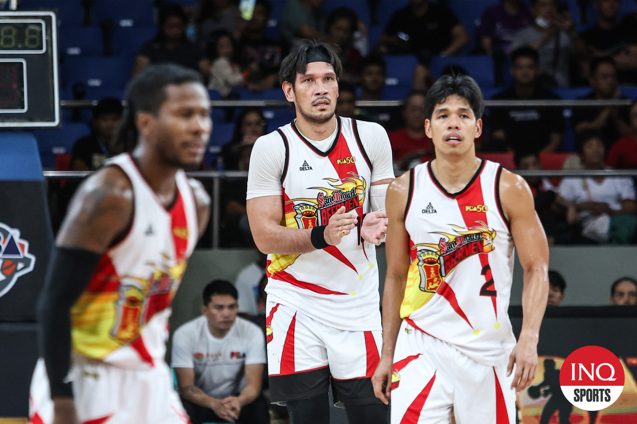 PBA: San Miguel dethrones Meralco to book semifinals ticket
