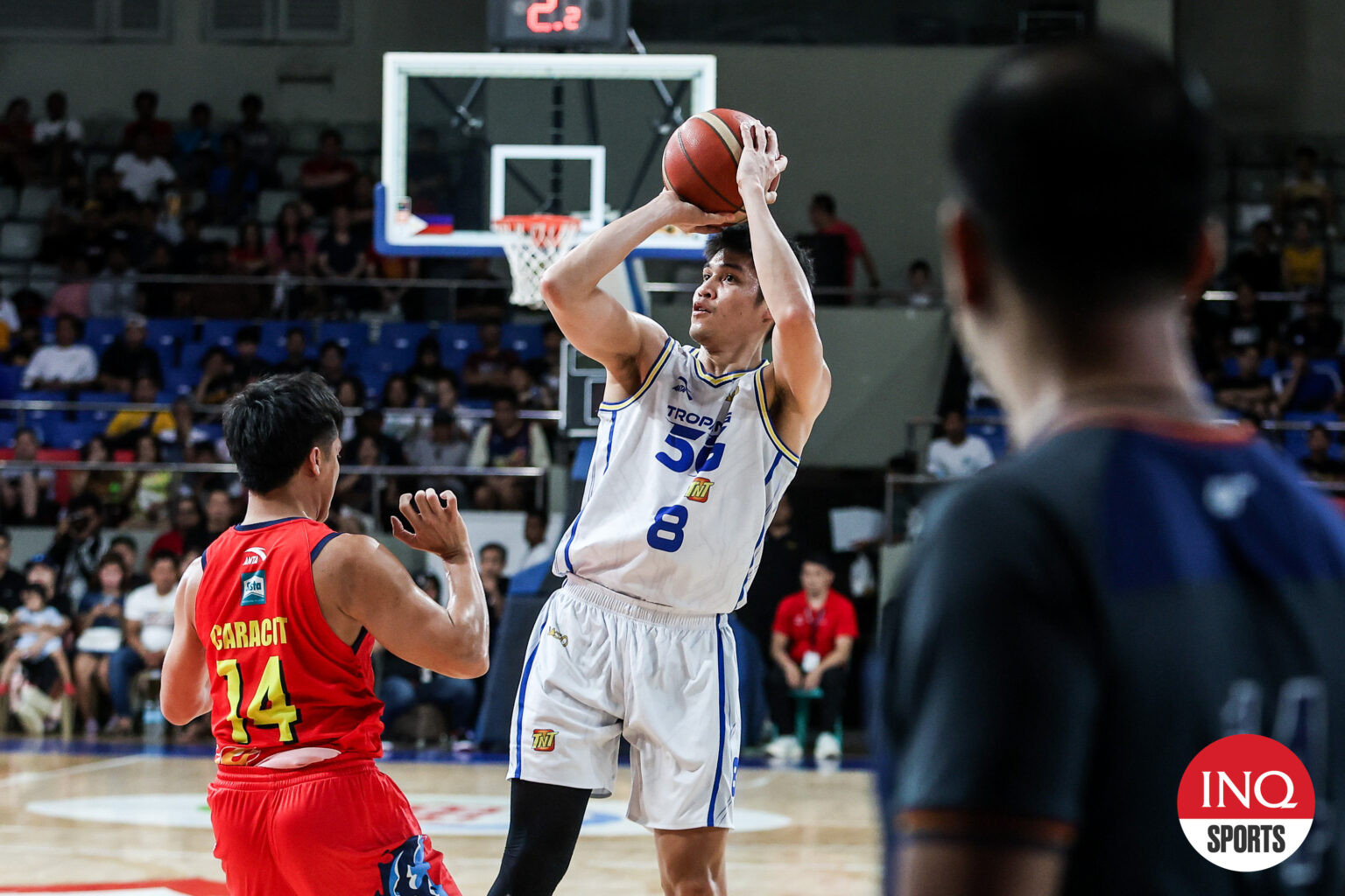 PBA: Calvin Oftana stars, TNT survives Rain or Shine for 2-0 lead